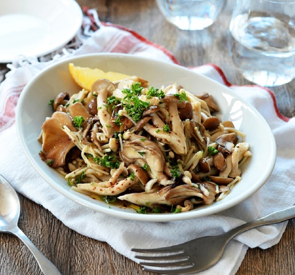 いろいろきのこのマリネ - クッキングレシピ | 一正蒲鉾株式会社